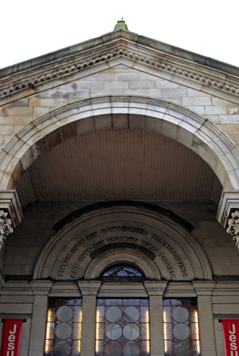 A walk through town and Avenham Park | hayleywoodin.com